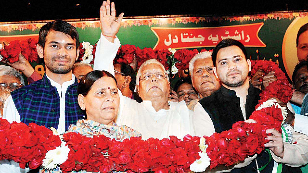 CBI summons Lalu Prasad Yadav, Tejashwi for probe