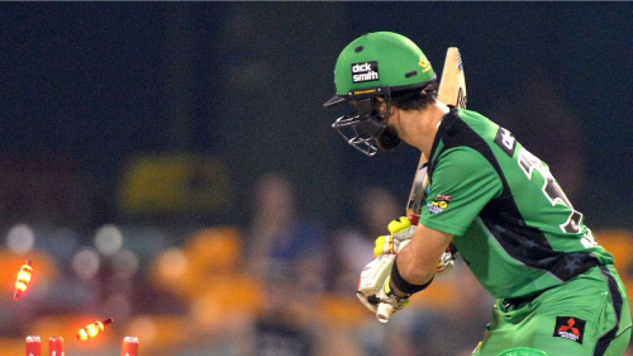 Funny video of Melbourne Stars' Glenn Maxwell dismissed by Ryan ...