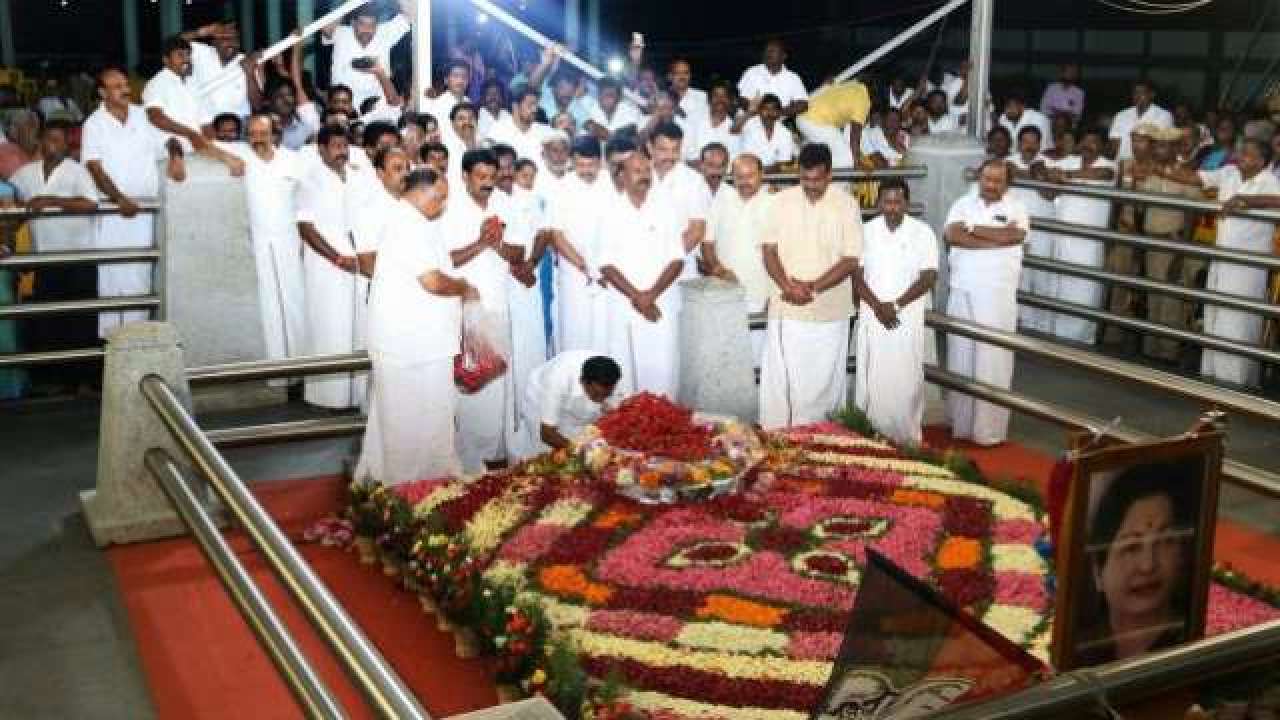 Two-leaves symbol case: AIADMK delegation to meet EC officials today