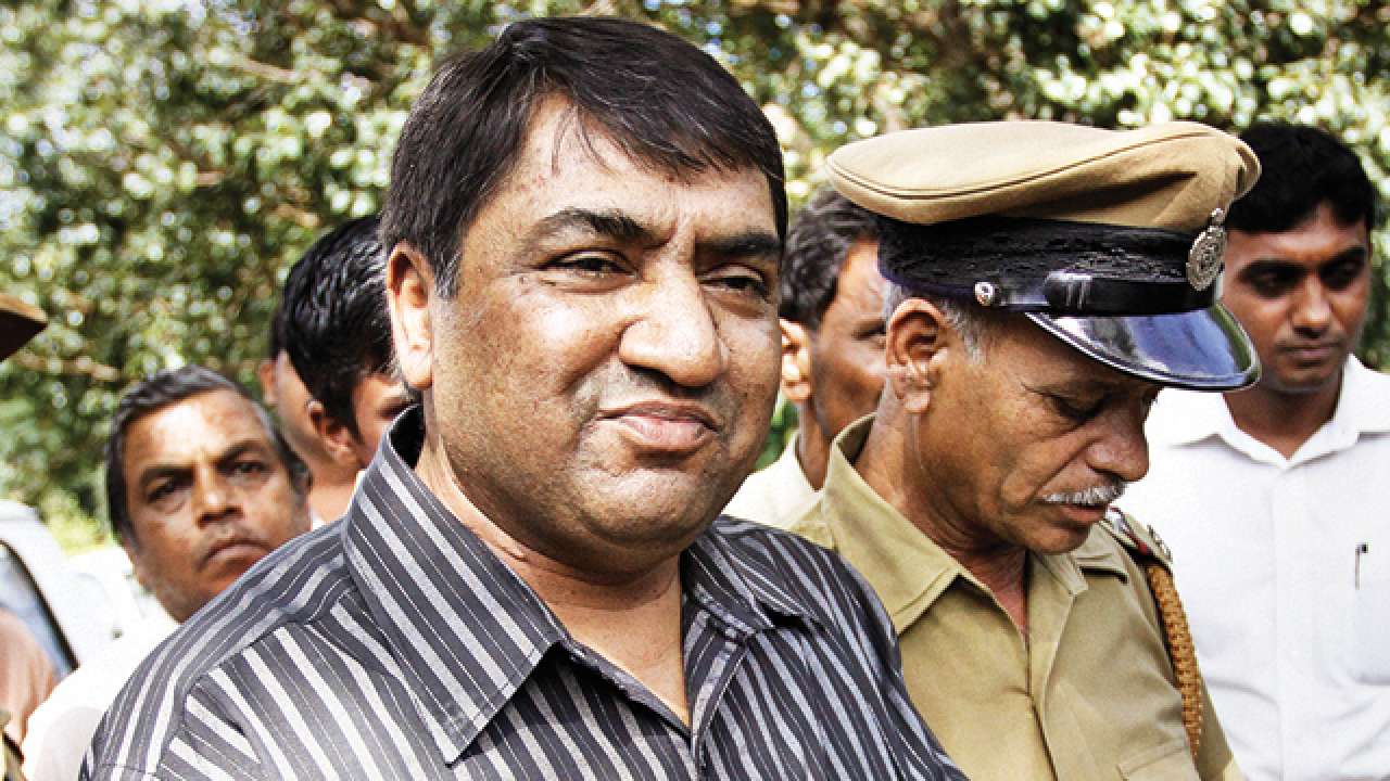 Fake stamp paper kingpin Abdul Karim Telgi dies in Bengaluru