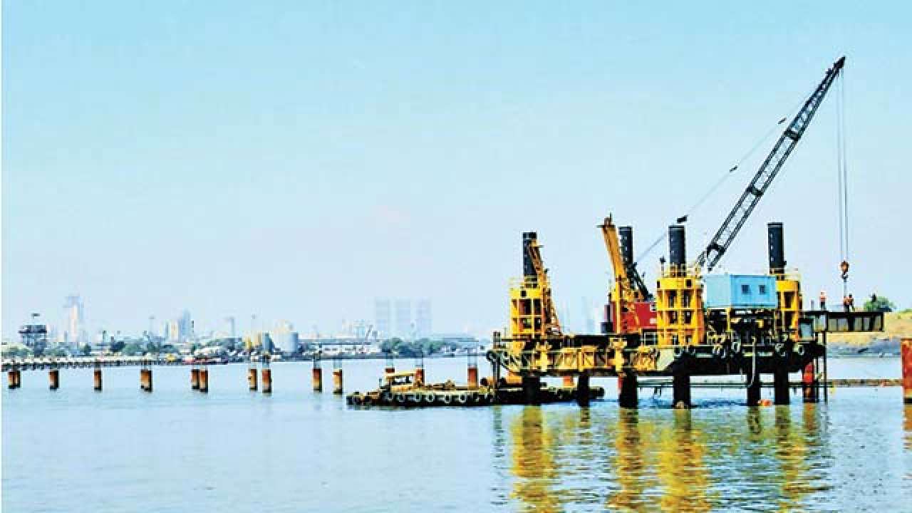 Day after worker dies in Sassoon Dock manhole, locals ask MbPT to ...