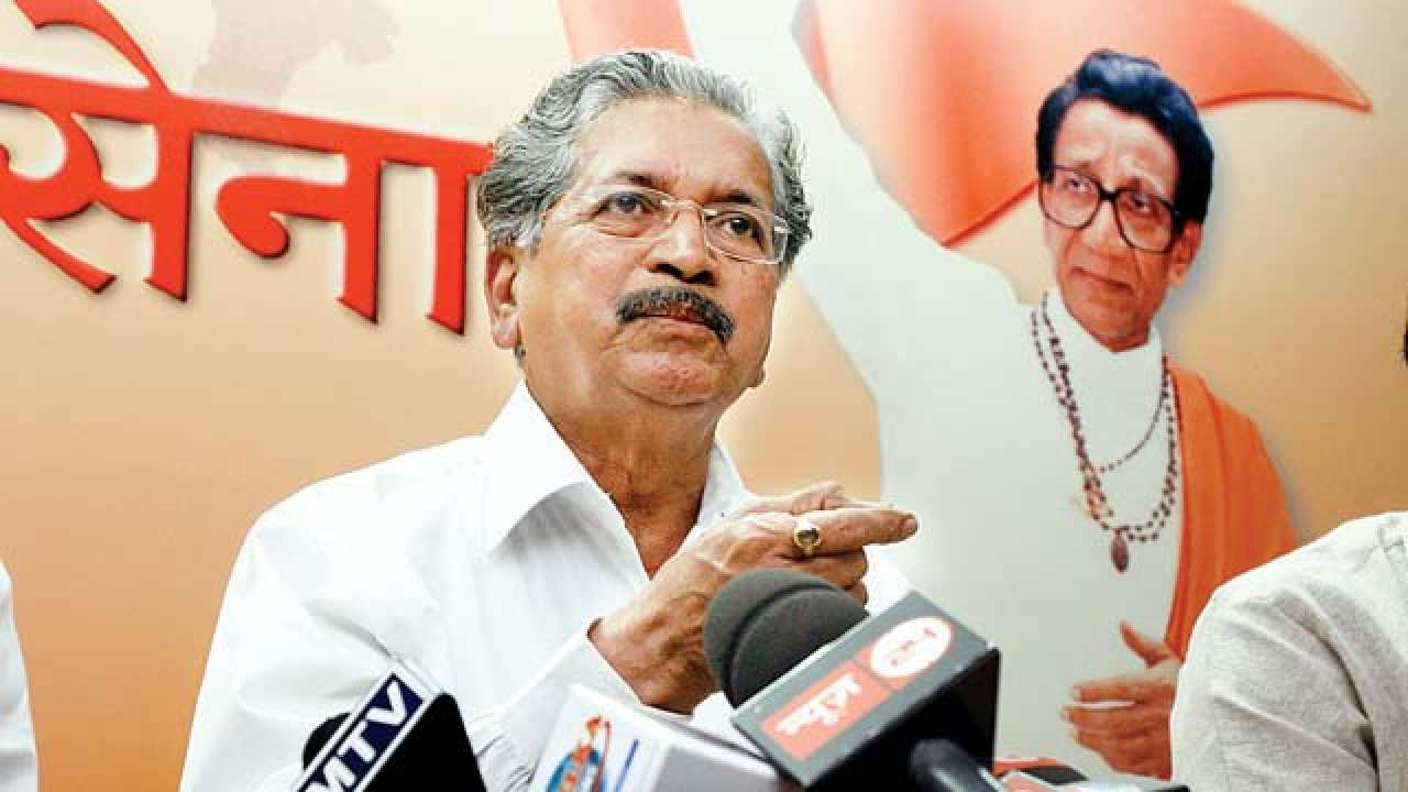 Subhash Desai takes jibe at Gujarat govt