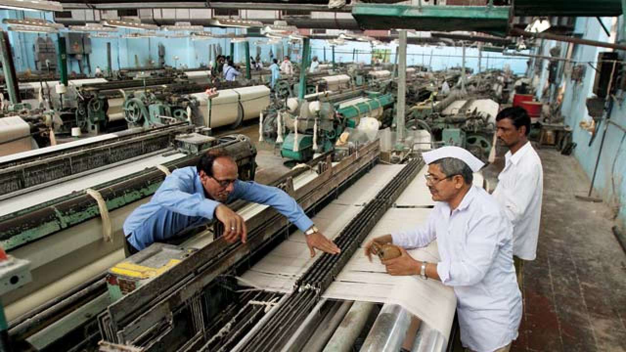 Gujarat Election 2017: GST woes continue to haunt textile traders of Surat