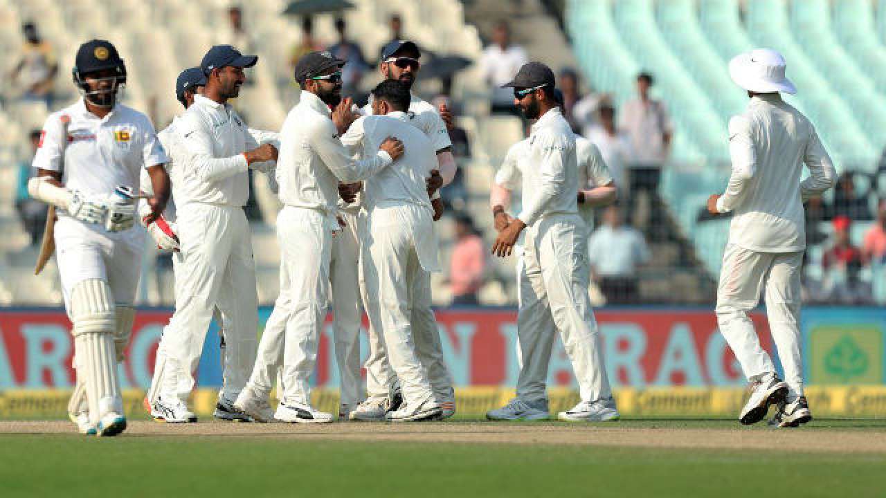 IND v/s SL, 1st Test: Bad light helps Sri Lanka as they hold off India ...