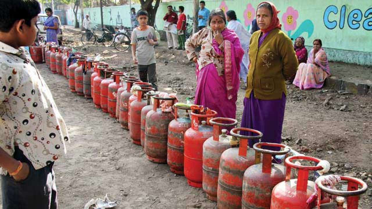 Ujjwala scheme may not add power to BJP's Gujarat campaign