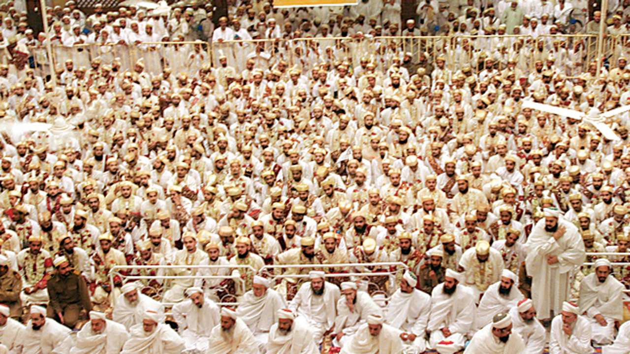 Dawoodi Bohras extend helping hand to community members