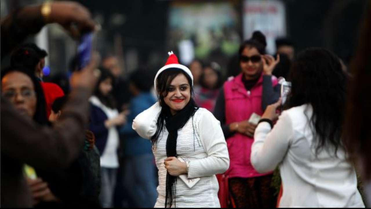 In Pics: People across the world celebrate Christmas Eve 2017