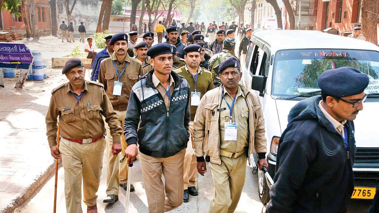 Heavy police bandobast on New Year's Eve
