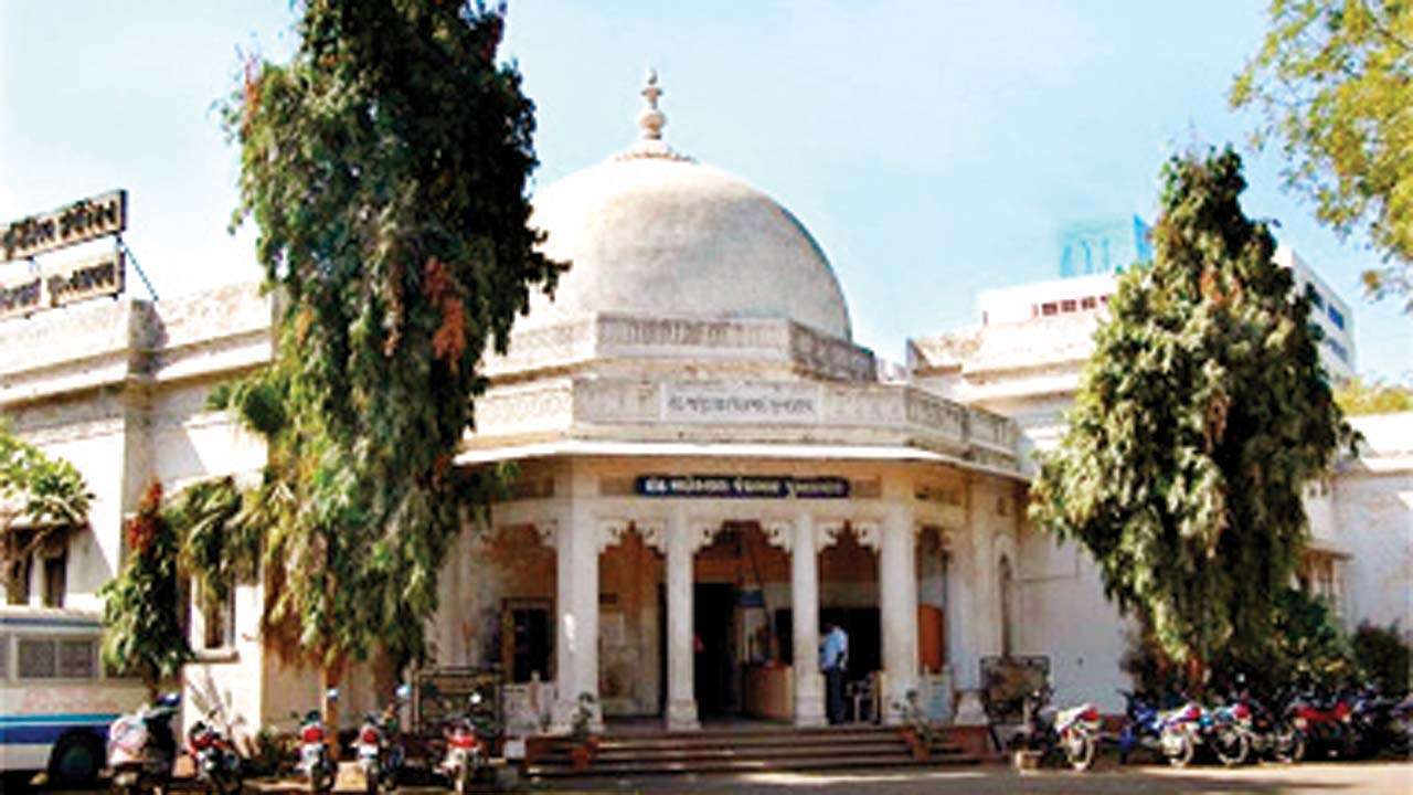 MJ Library has separate reading rooms for men and women