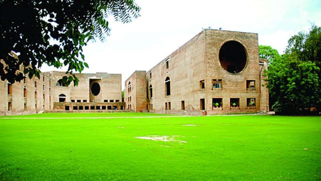National award winning film critic to take a session at IIMA