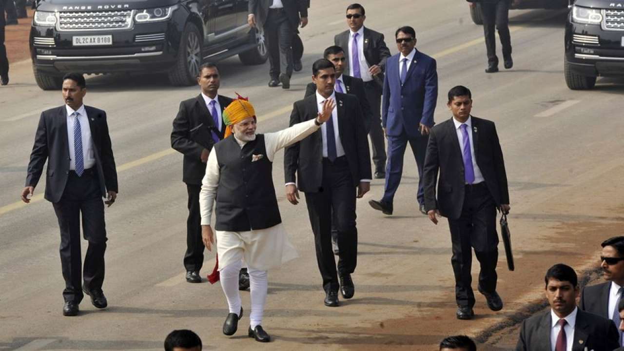 After Republic Day Parade, PM walks down Rajpath amidst chants of 'Modi ...