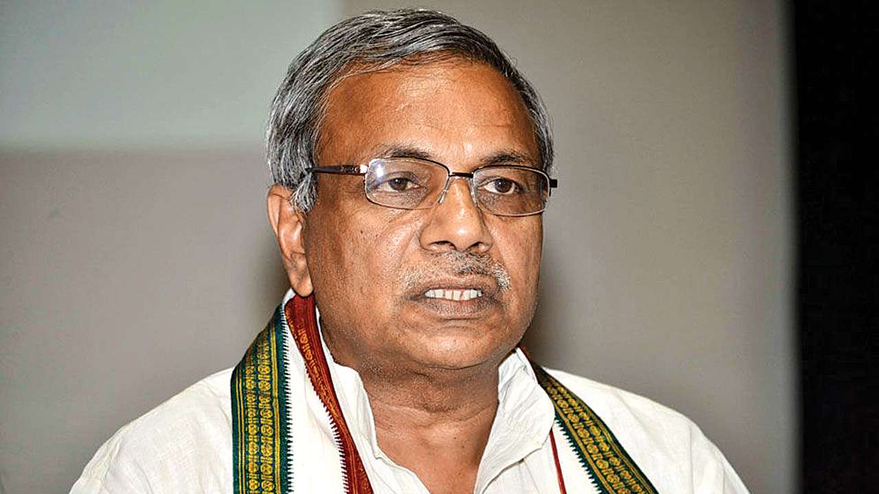 We will not spare those hailing Pak in India: VHP