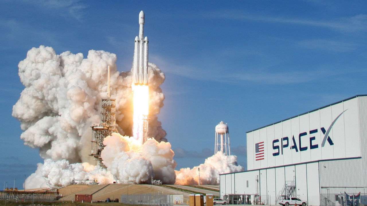SpaceX's Falcon Heavy | These pictures of world's largest rocket launch ...