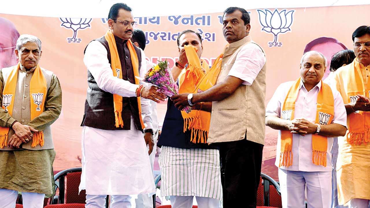 Gujarat BJP felicitates newly elected village heads