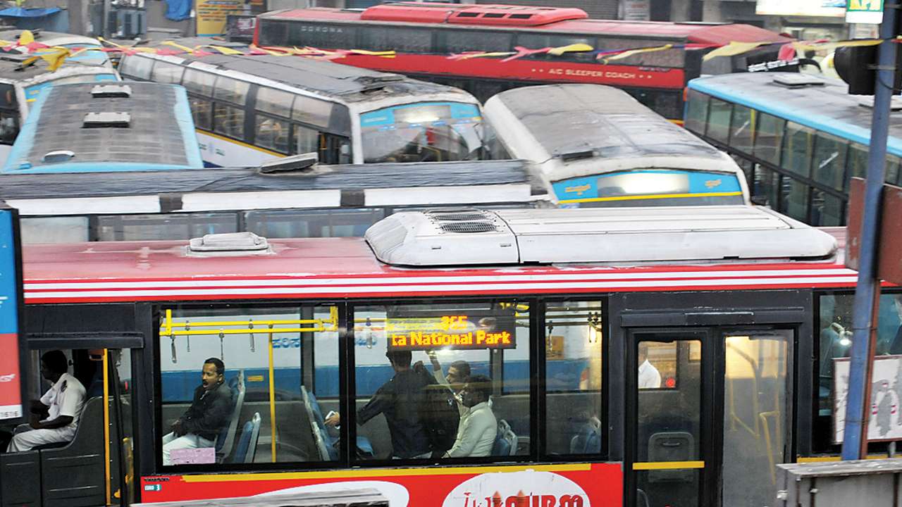 Holi rush felt at inter-state bus terminuses, private operators make hay