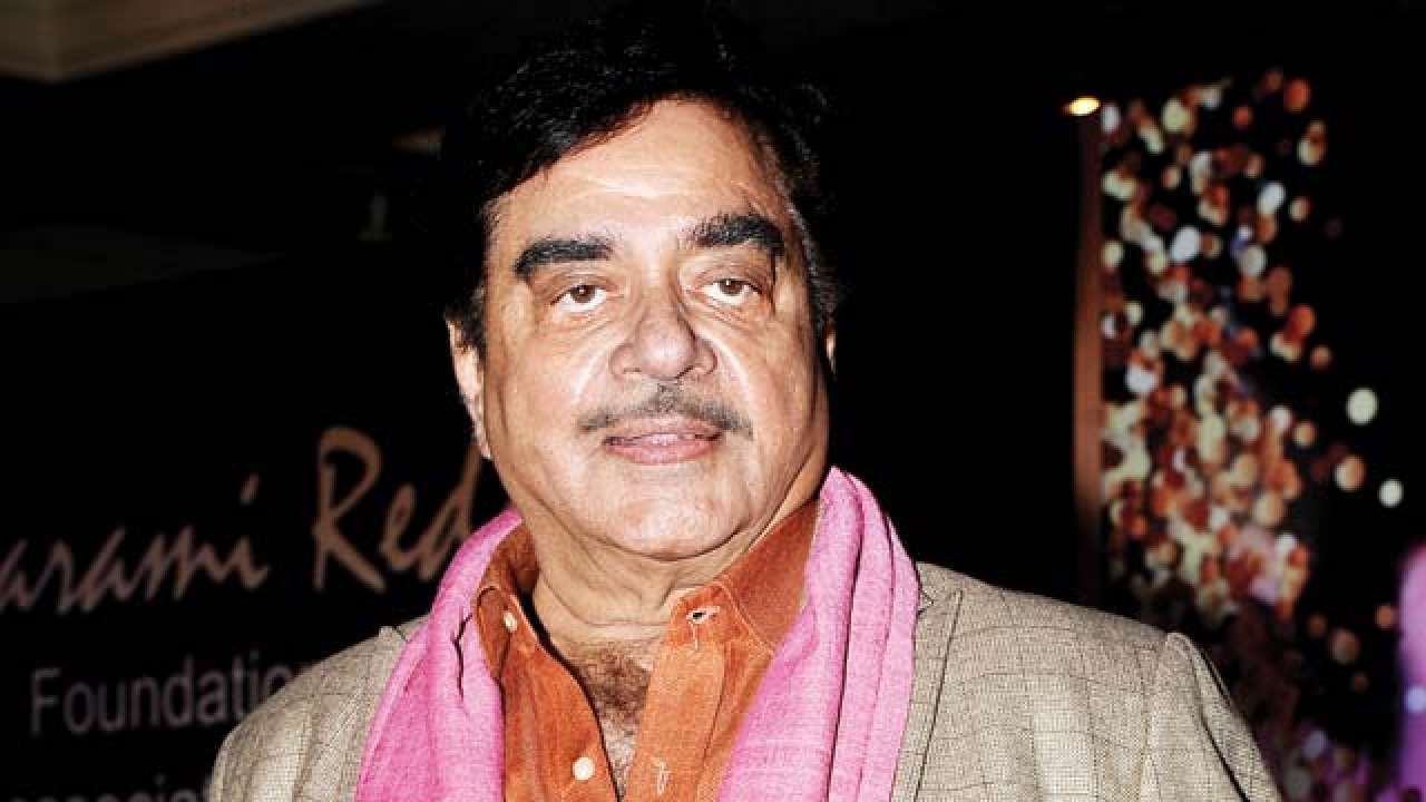 Shatrughan Sinha gets honoured with a lifetime achievement award in UK