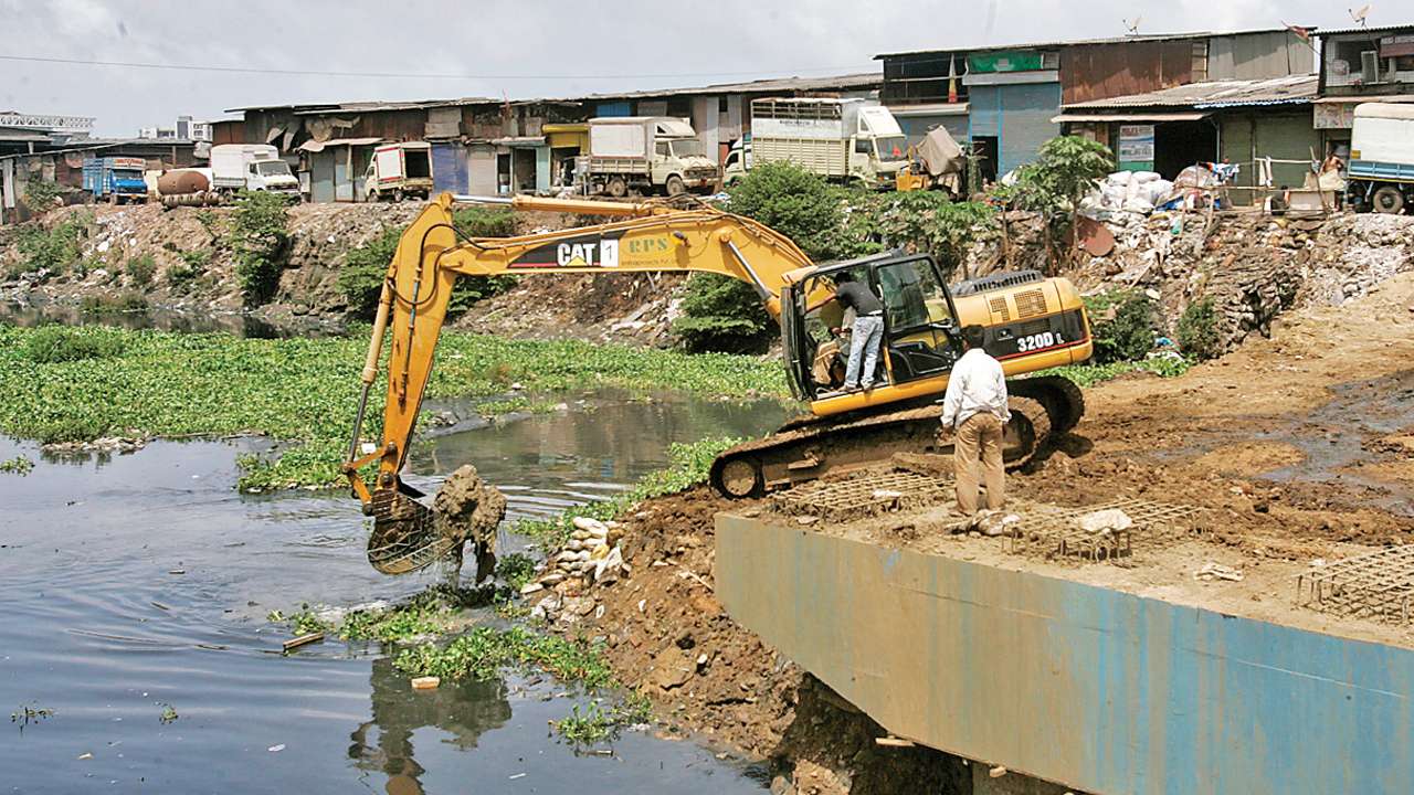 BMC to begin desilting from April, appoints over 50 contractors for it