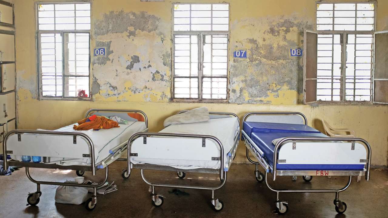 Private attendants at Delhi's IHBAS charge hefty amount for patient care