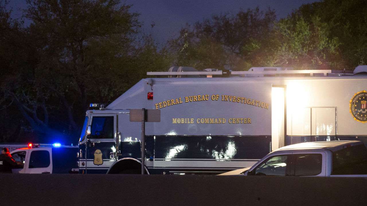 Texas bombing suspect blows off explosive device in vehicle as police ...