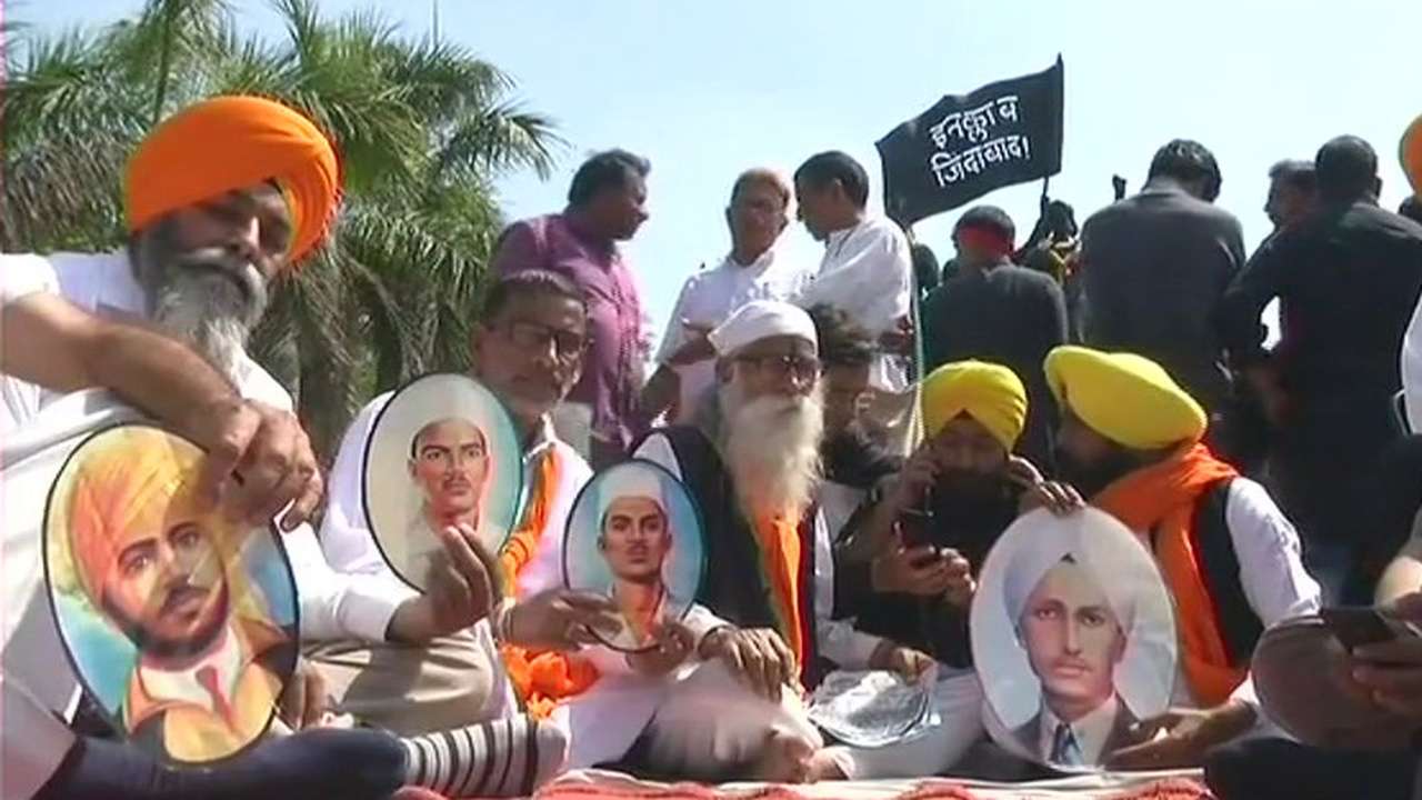 On Shaheed Diwas, Bhagat Singh, Sukhdev and Rajguru's family members ...