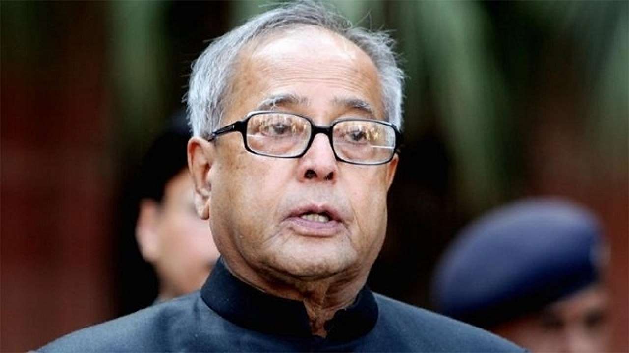 Delhi HC seeks response from Pranab Mukherjee on plea against his book