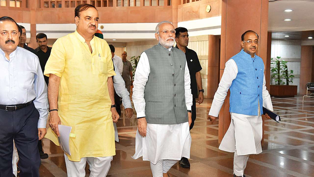 BJP's Jeet after Jeet forcing Oppn to spread Jhooth after Jhooth ...