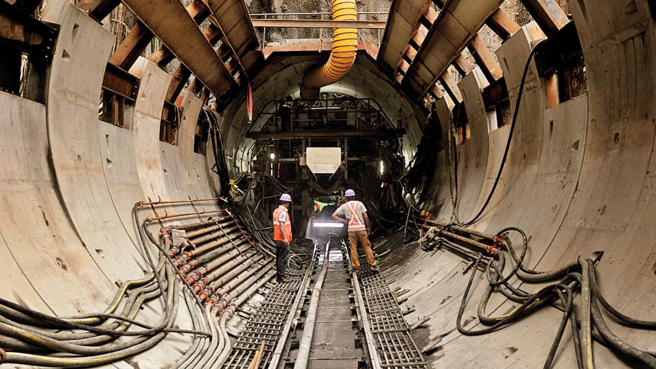 MMRDA officials take notes from Kochi Metro