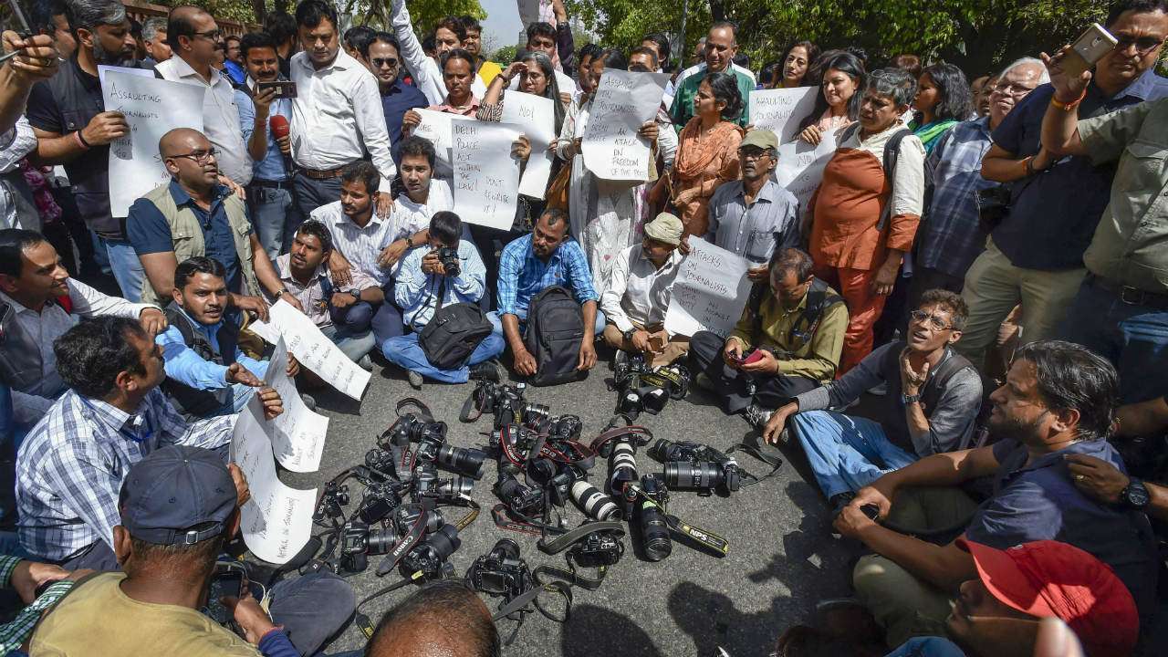 Two RSS workers arrested for attack on photojournalist in Kerala