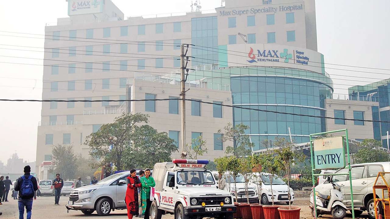 Delhi Medical Council Gives Clean Chit To Doctors Of Max Hospital delhi-medical-council-gives-clean-chit-to-doctors-of-max-hospital