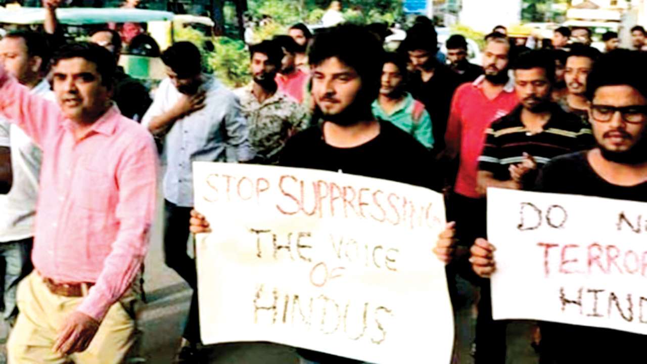 Right-wing activists enter Jamia Millia Islamia, raise provocative slogans