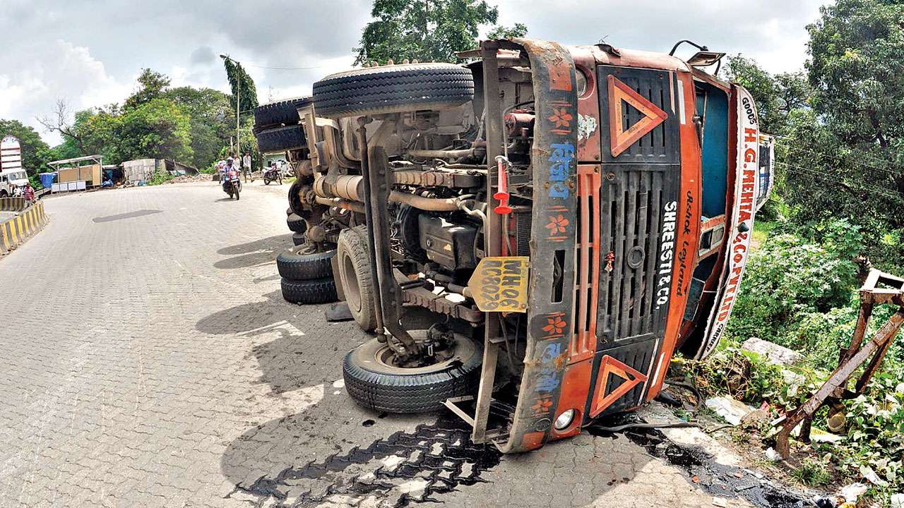 Trucks kill four people in Gujarat everyday, says report