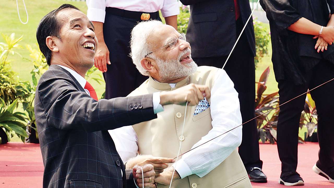 Narendra Modi, Joko Widodo fly kites for peace, progress in Indo ...