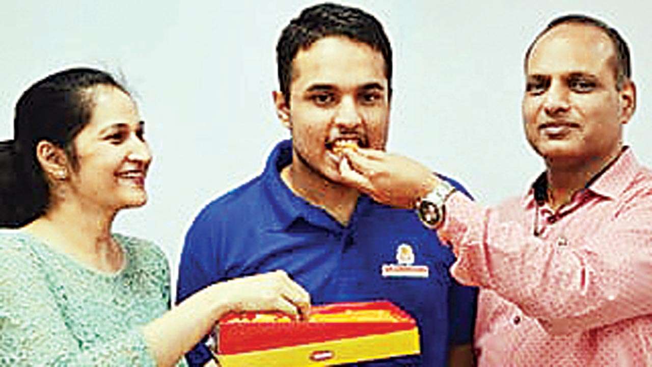 JEE topper Pranav Goyal to pursue computer science from IIT-B