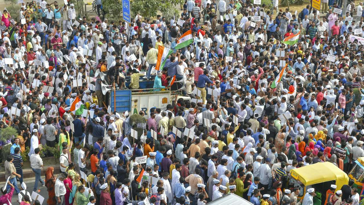AAP Protest March: Delhi Metro shuts five stations as AAP workers protest