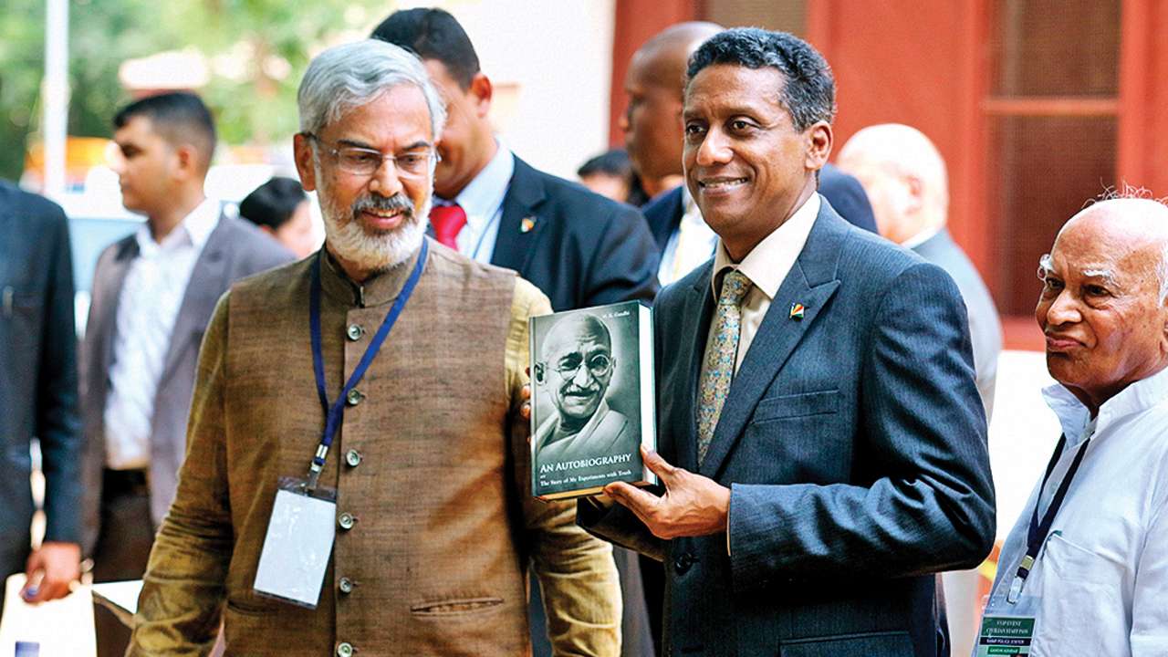 At Gandhi Ashram, Seychelles President Danny Faure seeks to know more ...