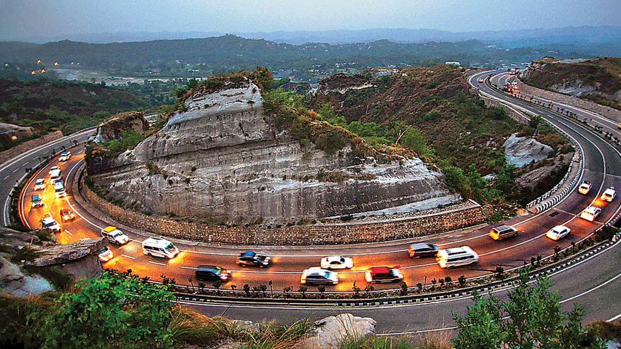 1 lakh pilgrims visit Amarnath in 12 days despite bad weather
