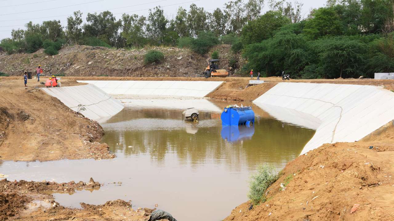 Rajasthan: Dravyavati anicut washes away in rains