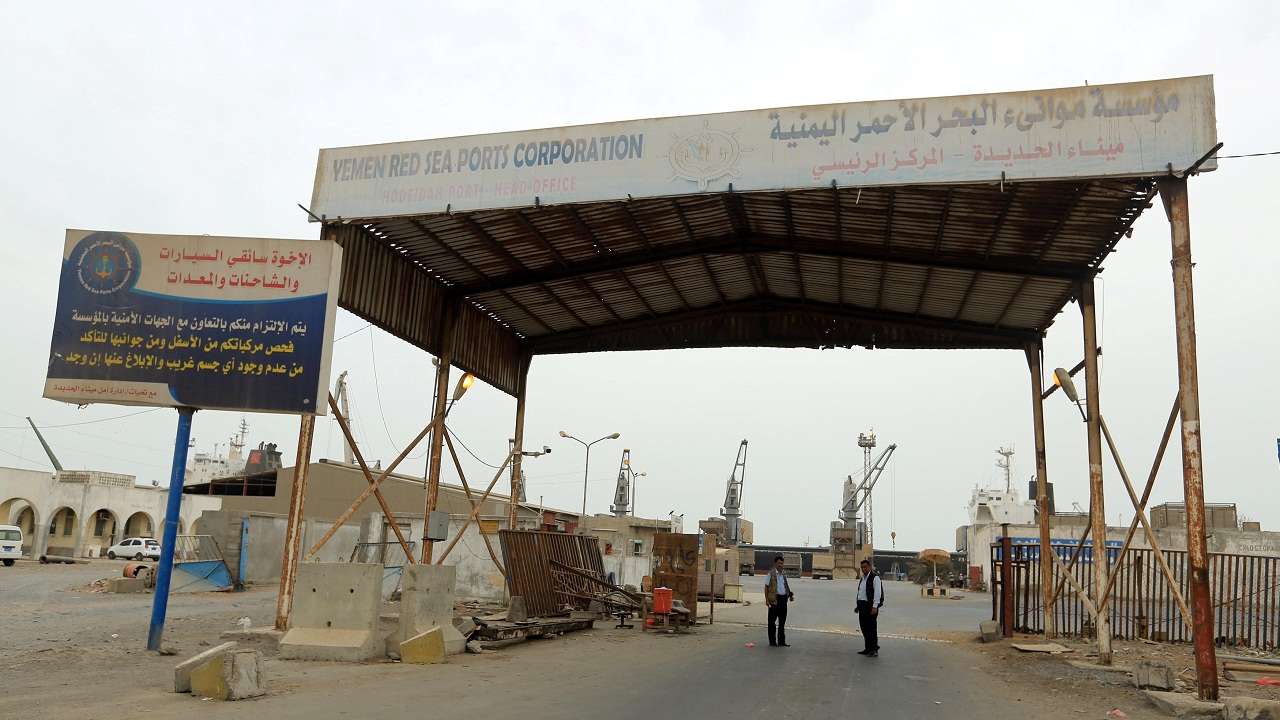 Heavy fighting near Yemen's Hodeida kills 80