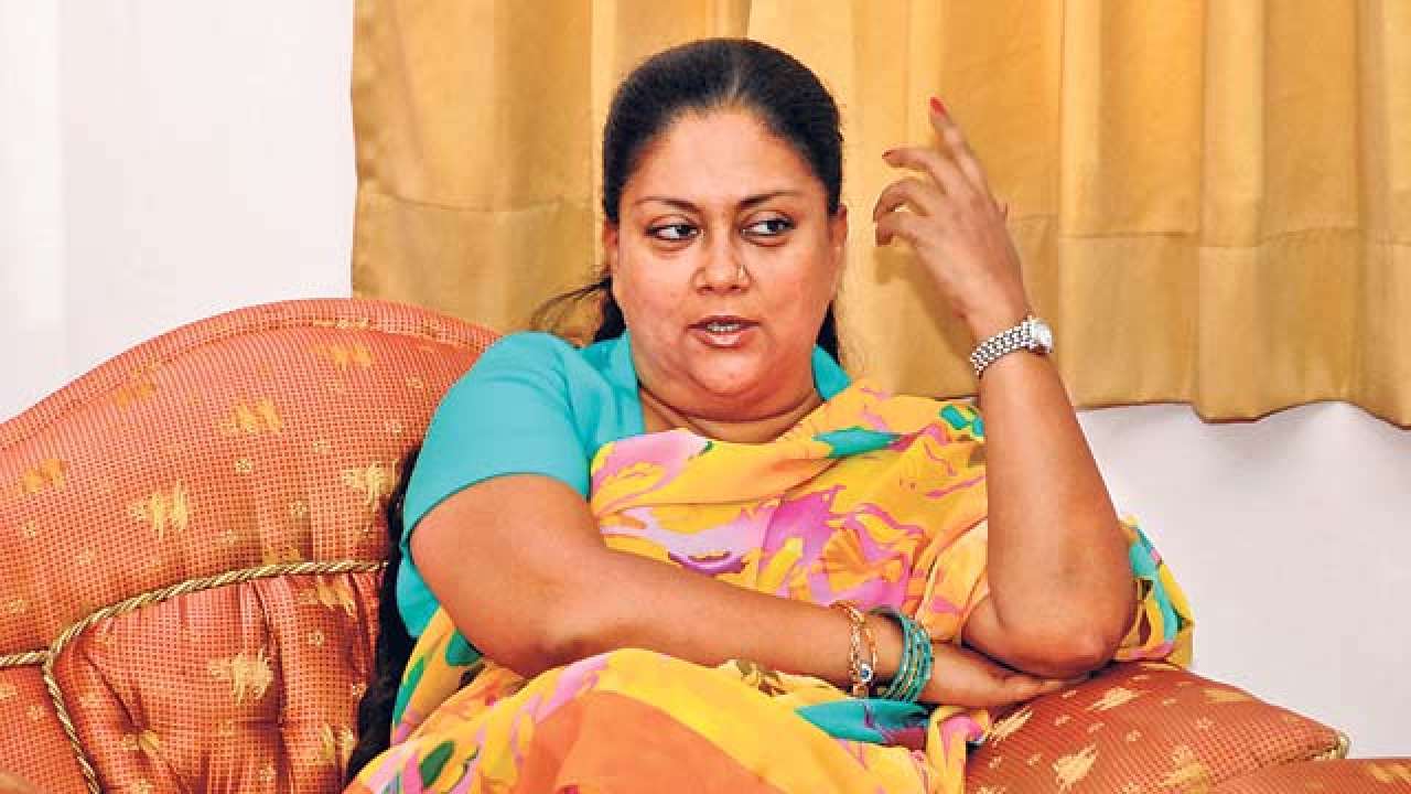 Rajasthan: BJP workers protest against CM Vasundhara Raje in her home ...