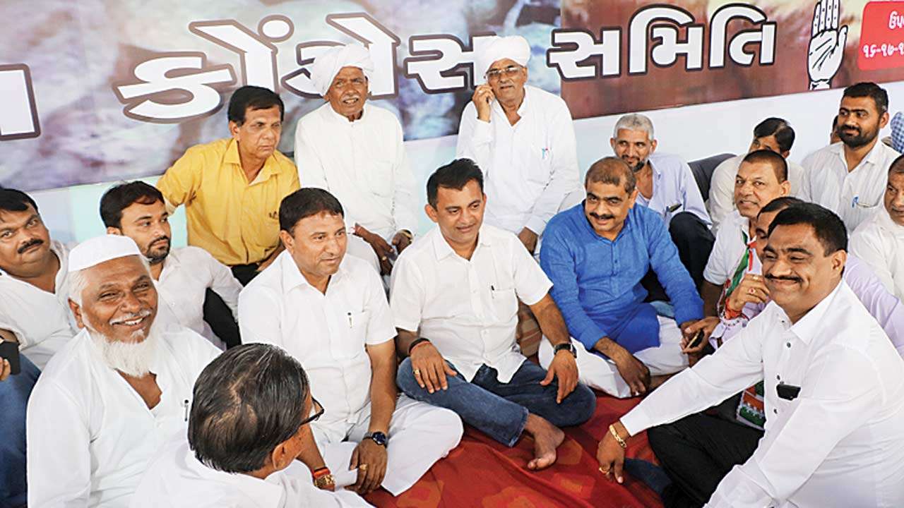 Gujarat Congress leader Paresh Dhanani postpones fast as Vajpayee ...