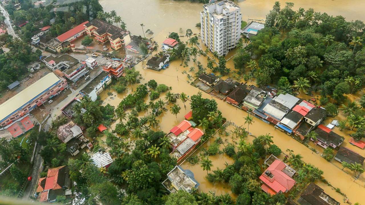 Kerala floods: Thousands still stranded; Union Min says state need ...