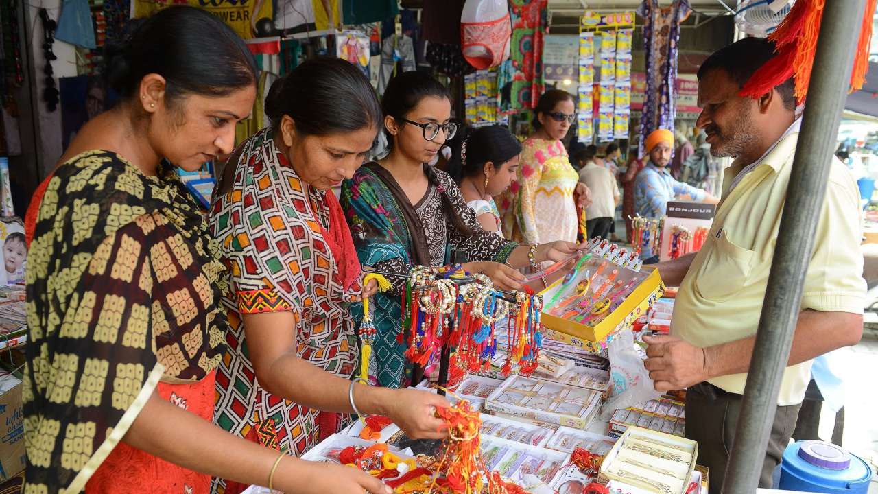Raksha Bandhan 2018: Top Facebook and Whatsapp messages to send your ...