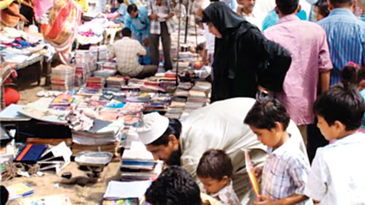 Armed with Gujarat HC order, Gujari Bazaar to operate on Sunday from ...