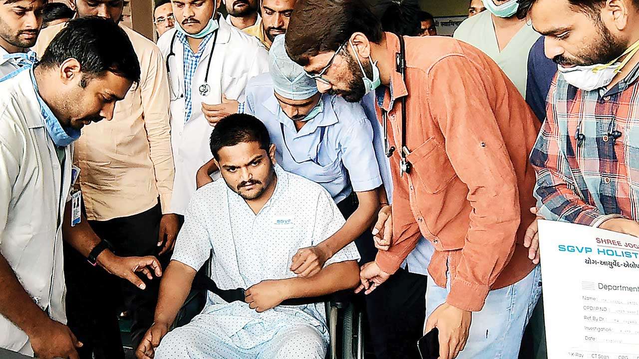Hardik Patel discharged from hospital, to continue fast
