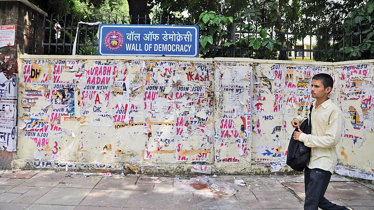 DUSU candidates tap social media to woo voters