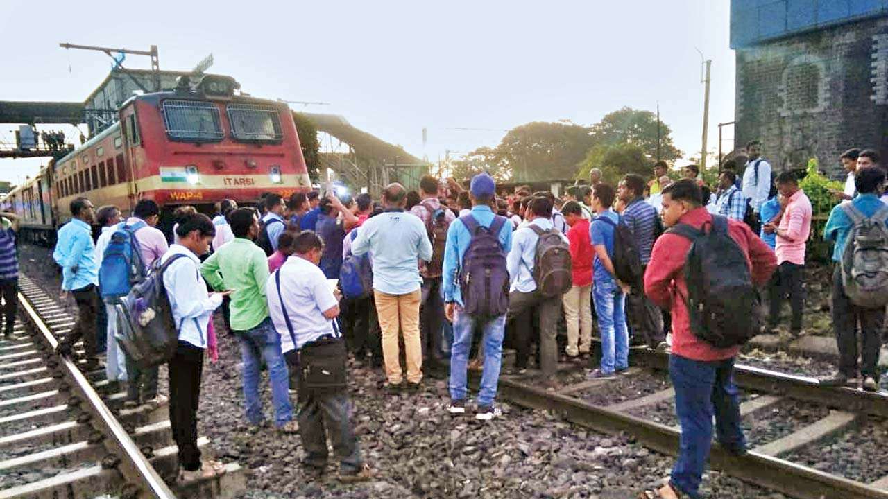 This is why trains on Central Railways were disrupted