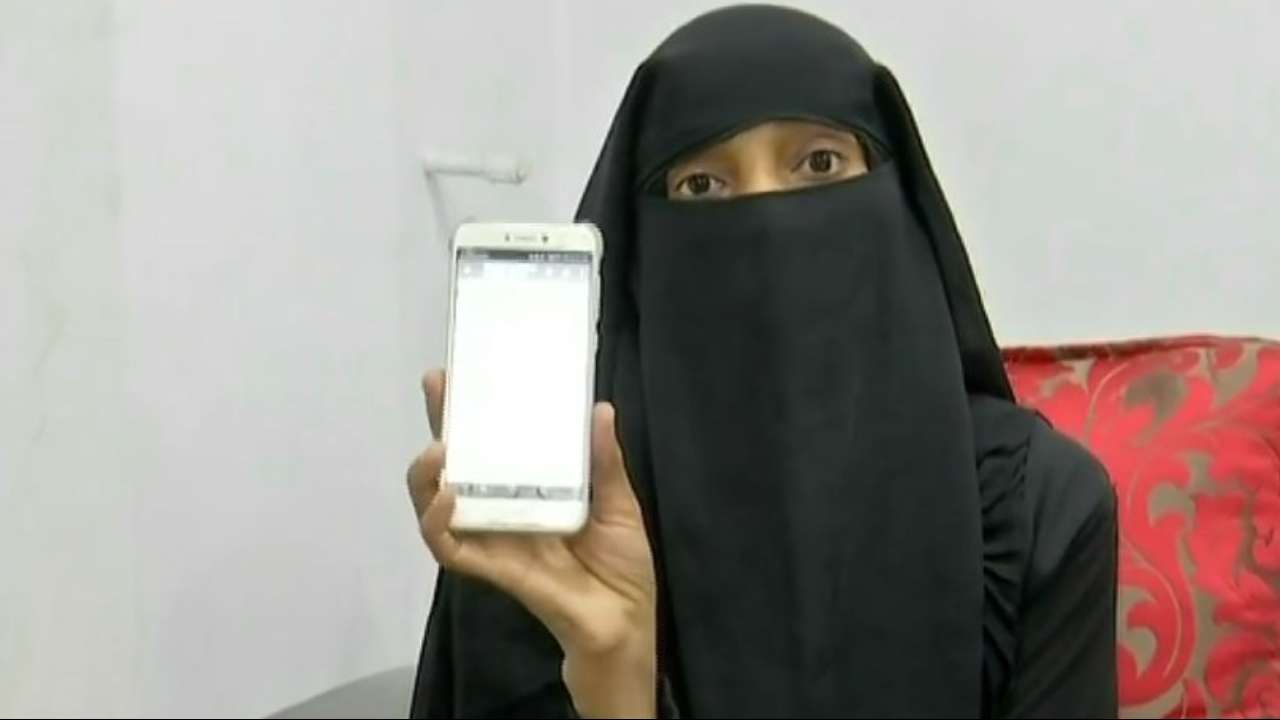 62-yr old man gives Triple Talaq over WhatsApp, 29-yr old victim seeks Swaraj's help