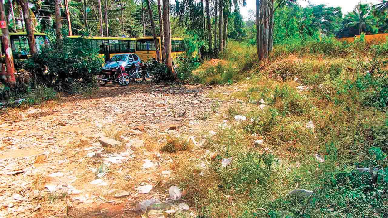 Maharashtra State Board of Waqf custodian of 93,000 acre land awaiting ...
