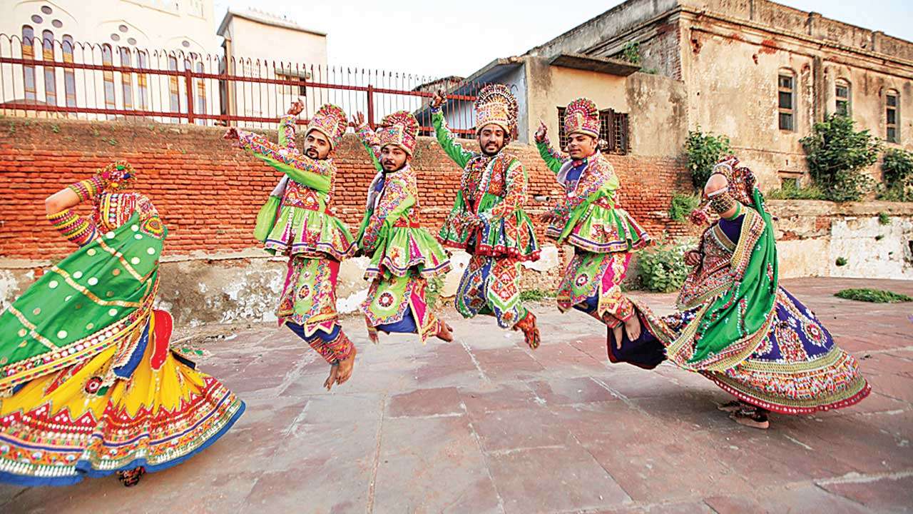 Gujarat: Soon, pay royalty to singers for Garba songs – Indian Singers ...