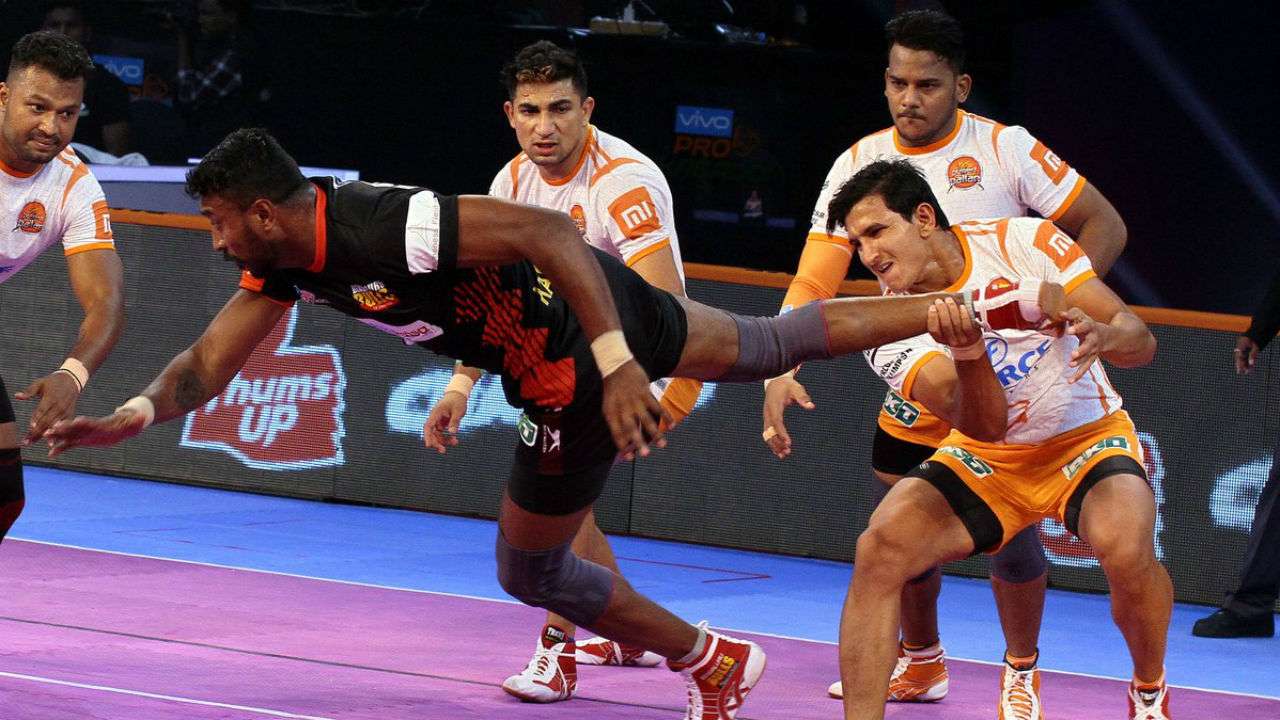 Pro Kabaddi (PKL) 2018: Puneri Paltan edge Bengaluru Bulls 27-25